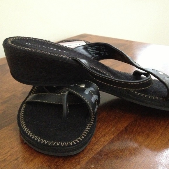 Airwalk | Shoes | Airwalk Sandals Black Wsilver Grey Size 8 | Poshmark