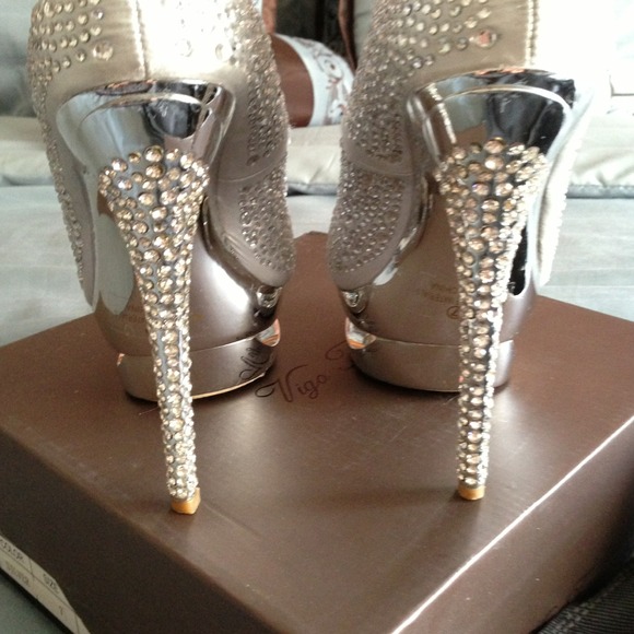 Vigo Fiore | Shoes | Stunning Vigo Fiore 5 Rhinestone Heels | Poshmark