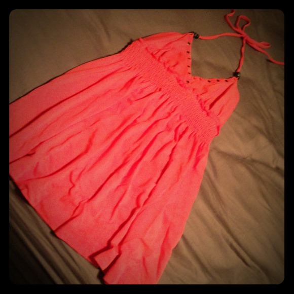 Guess | Tops | Too Small | Poshmark