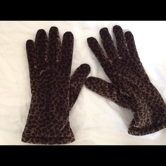 Cejon | Accessories | Sold Cejon Thinsulate Leopard Print Gloves | Poshmark