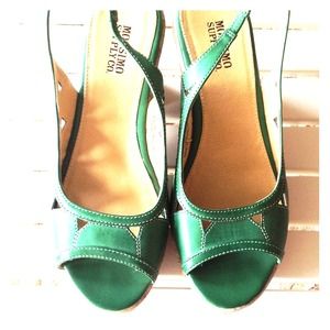kelly green wedge shoes on Poshmark