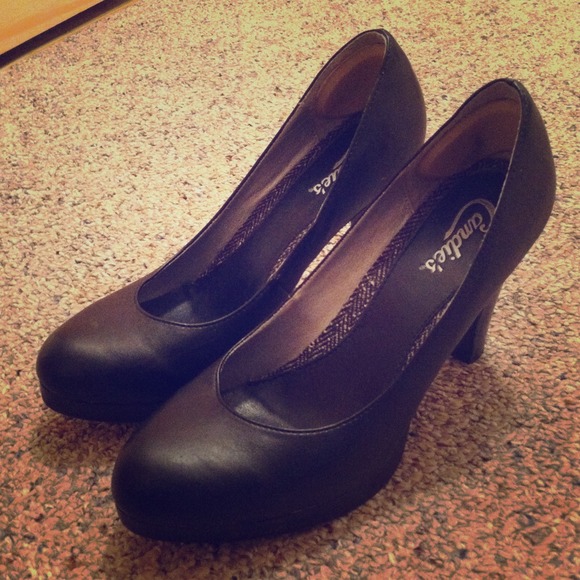 Shoes | Black Leather Candies Pumps | Poshmark