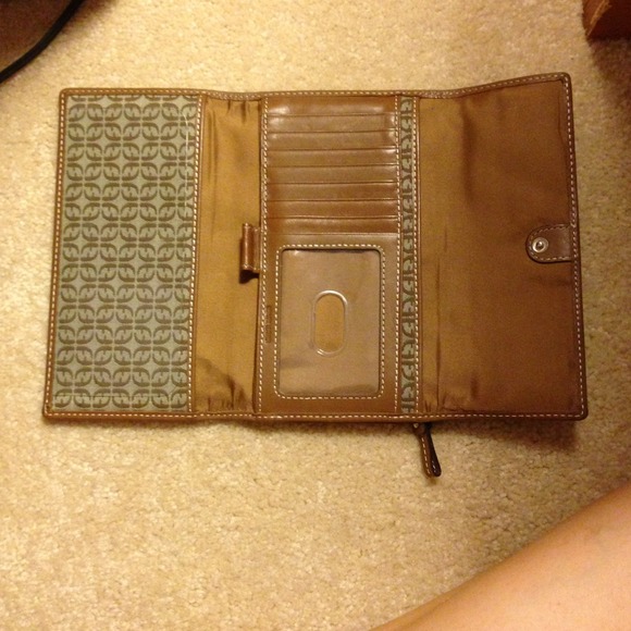Fossil | Bags | Reduced Fossil Wallet | Poshmark