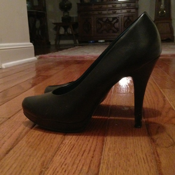 x-appeal | Shoes | Black Leather Pumps W Almond Shaped Toe | Poshmark