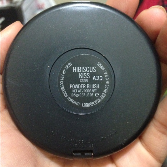 Mac | Makeup | Riri Loves Mac Powder Blush Duo In Hibiscus Kiss | Poshmark