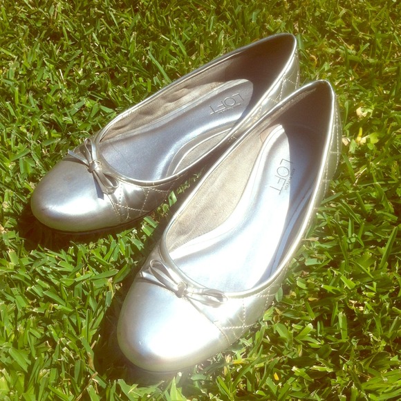 LOFT | Shoes | Ann Taylor Silver Flats | Poshmark