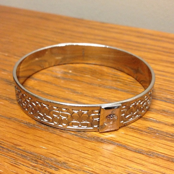 Coach Bracelet Made In China 2025 www.alhudapk