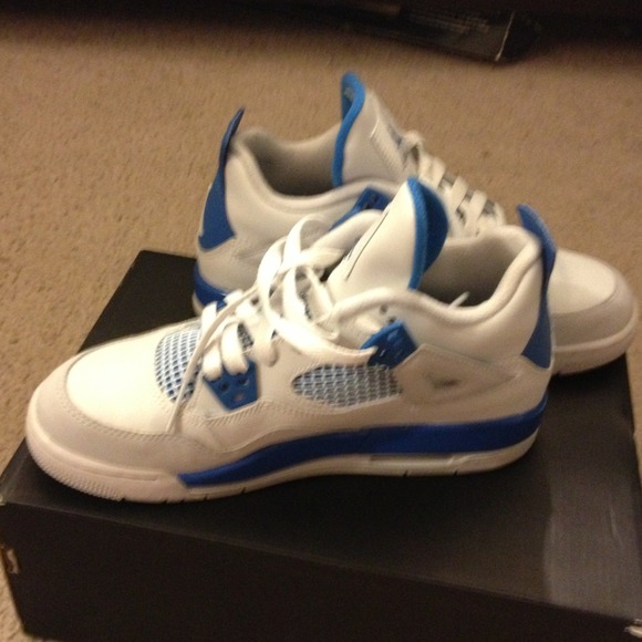 Shoes | Jordan Retro 4s Military Blue | Poshmark