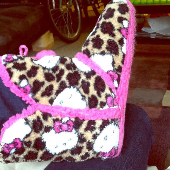 Ross | Shoes | Hello Kitty Slippers | Poshmark