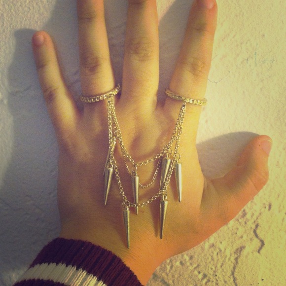 Charlotte Russe | Jewelry | Fake Gold Rings That Go On Index And Ring ...