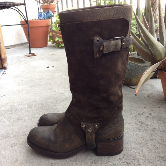 Vera Wang | Shoes | Soldvera Wang Lavender Olive Green Essie Boot ...