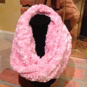 faux fur infinity scarf on Poshmark