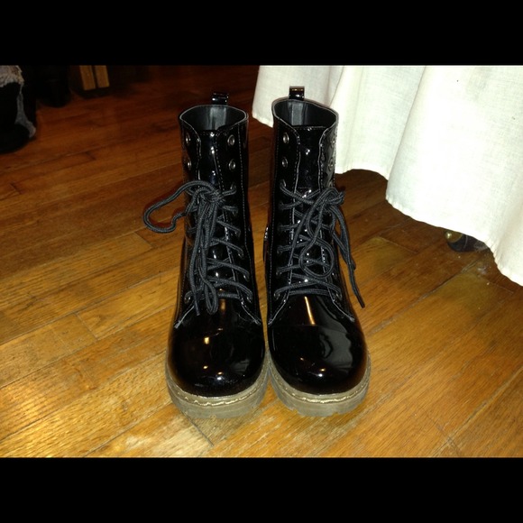 Nature Breeze | Shoes | Shiny Black Combat Boots | Poshmark