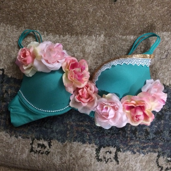 Victoria's Secret | Accessories | Diy Rave Victorias Secret Bra Size 32 ...