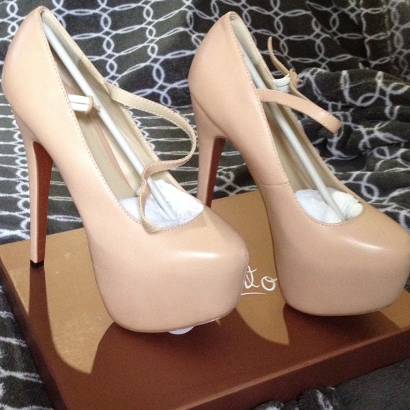 Victoria Colasanto | Shoes | Victoria Colasanto Heels | Poshmark