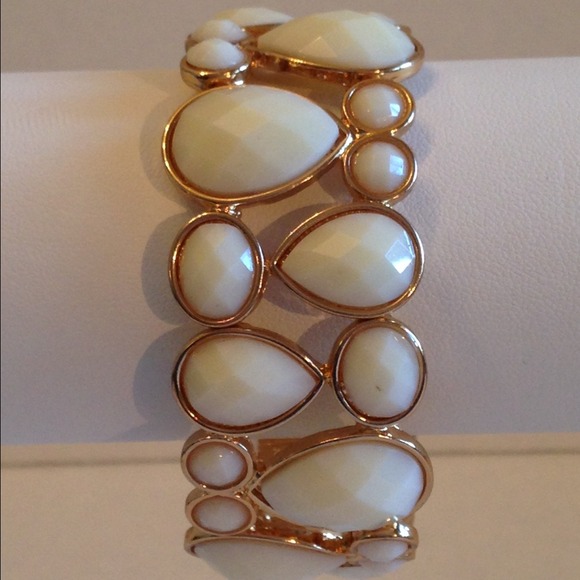 Jewelry | Cream Tear Drop Stretch Bracelet | Poshmark