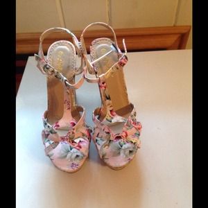 Anna | Shoes | Anna Floral Design Wedge Sandalssize 85 | Poshmark