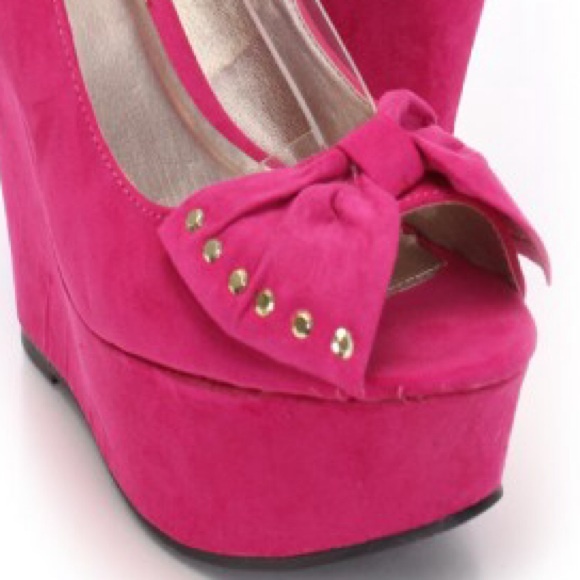 Qupid | Shoes | Fuschia Pink Peeptoe Wedges With Bow | Poshmark