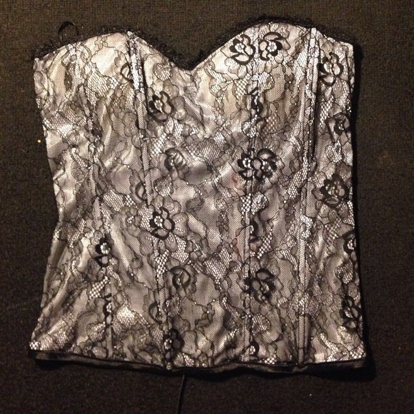 LYDIA | Tops | Lydia Back And White Lace Size Large Nwt | Poshmark