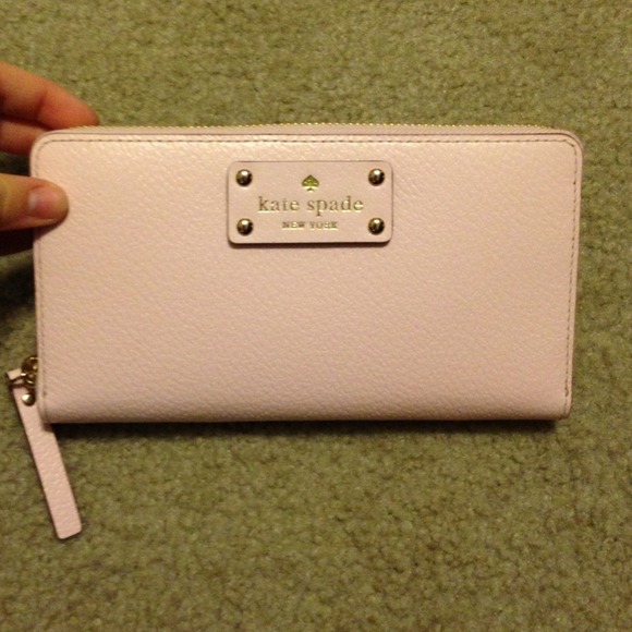 Light Pink Wallets | semashow.com