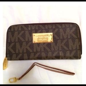 michael kors double zipper wallets on Poshmark