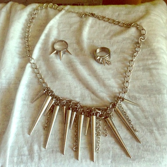 Forever 21 | Jewelry | Spike Jewelry Set Of 3 Silver Ring Necklace ...