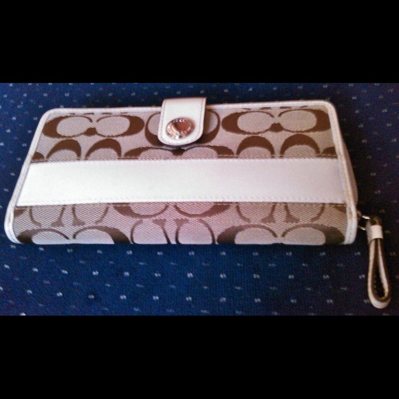 Coach | Bags | Coach Signature Series White Checkbook Wallet | Poshmark