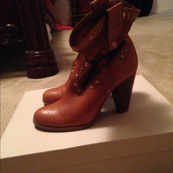 BCBGeneration | Shoes | Authentic Bcbg Cowgirl Boots Sz75 M In Womens ...