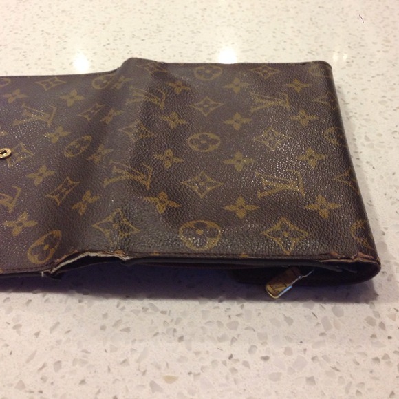 Authentic Louis Vuitton Checkbook Wallet | Paul Smith