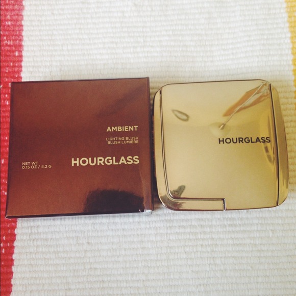 Hourglass | Makeup | Hourglass Blush In Radiant Magenta | Poshmark