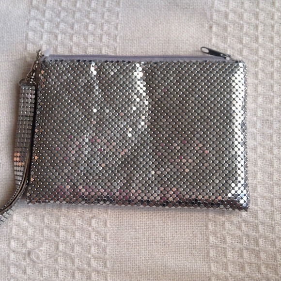 Amanda Smith | Bags | Nwt Silver Mesh Metallic Wristlet | Poshmark