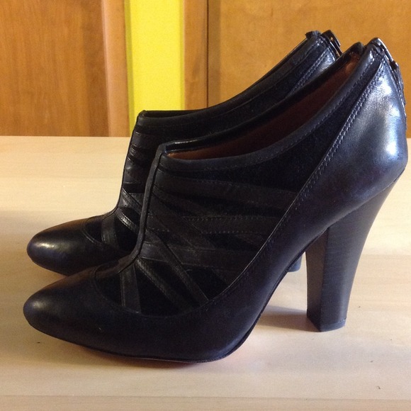 Modern Vintage | Shoes | Modern Vintage Brand Black Leather Boots ...