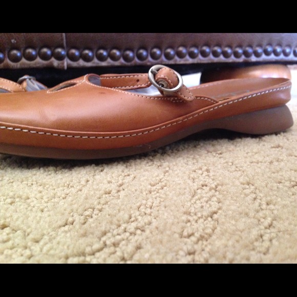 Clarks | Shoes | Clark Leather Clogs Size 6 2 | Poshmark