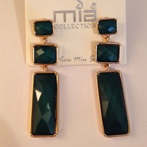50% off Jewelry - Emerald green colored glass drop earrings. from Cathi ...