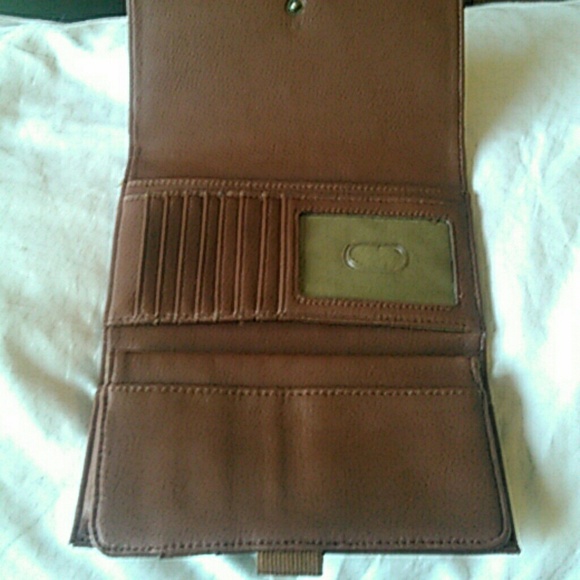 Relic | Bags | Brown Relic Wallet | Poshmark