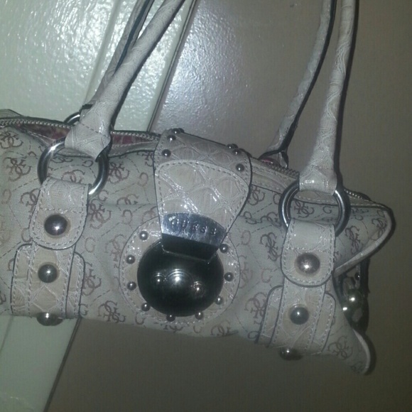 Guess | Bags | Purse | Poshmark