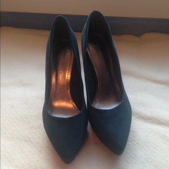 Divided | Shoes | Divided Green Suede Pumps | Poshmark