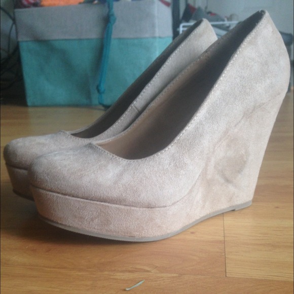 Soda | Shoes | Beige Suede Wedges | Poshmark