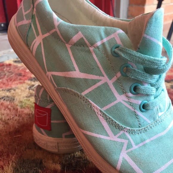 Bucketfeet | Shoes | Bucket Feet Blue With White Lines Sneaker | Poshmark