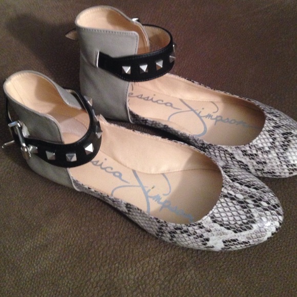 Jessica Simpson | Shoes | Jessica Simpson Snakeskin Rockstud Flats ...
