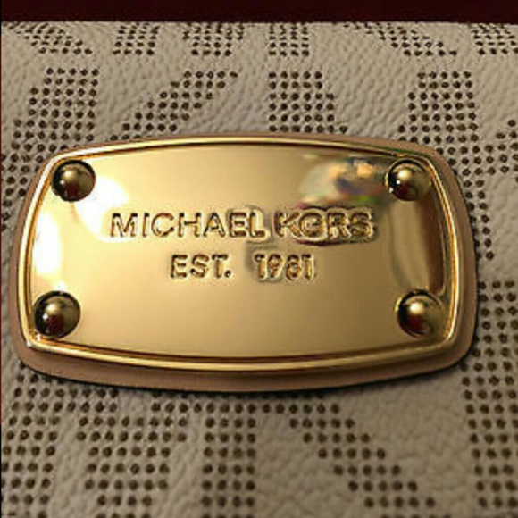 Michael Kors | Bags | Michael Kors Jet Set Pvc Mk Signature | Poshmark