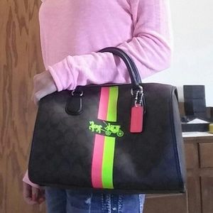Neon Pink Coach Purse | semashow.com