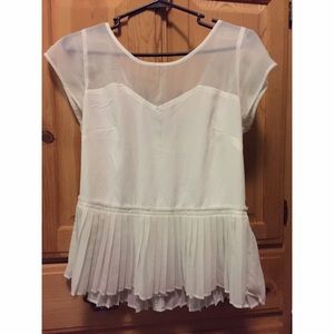 Taylor's Closet (@taylor_belanger) | Poshmark