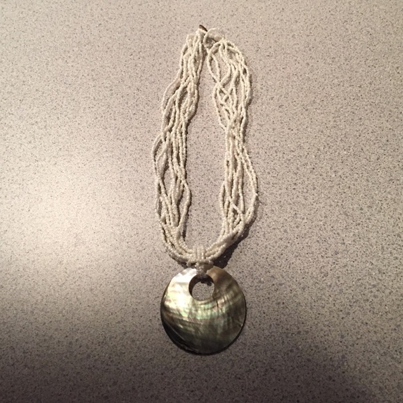 PacSun | Jewelry | Seashell Disc White Iridescent Bead Necklace | Poshmark