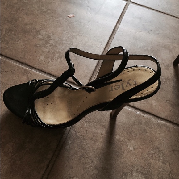 Tyler by Richard Tyler | Shoes | Tyler By Richard Tyler High Heels ...