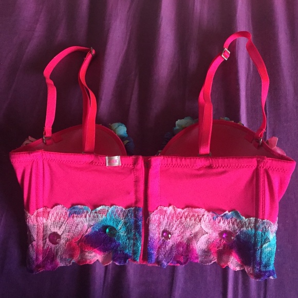 Victoria's Secret | Tops | Victorias Secret Base Rave Bra | Poshmark
