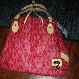 Authentic MK new bag 💕💕👜👜💖 OS from Royal couture🎀's closet on Poshmark