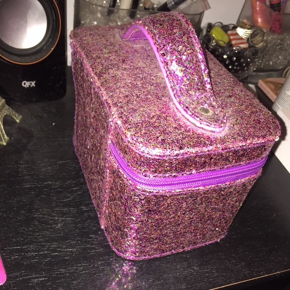 Caboodles | Accessories | Caboodles Glitter Mini Train Case | Poshmark