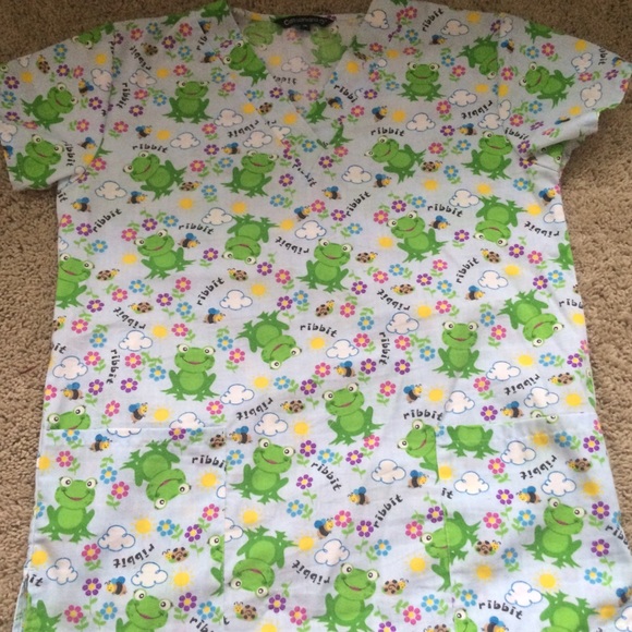 Tops | Adorable Frog Scrub Top | Poshmark