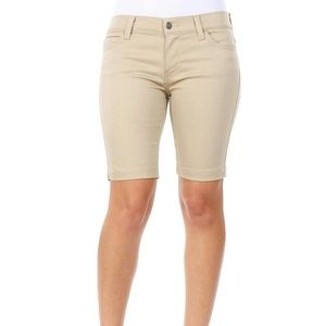 Jody's Closet on Poshmark - @jlog